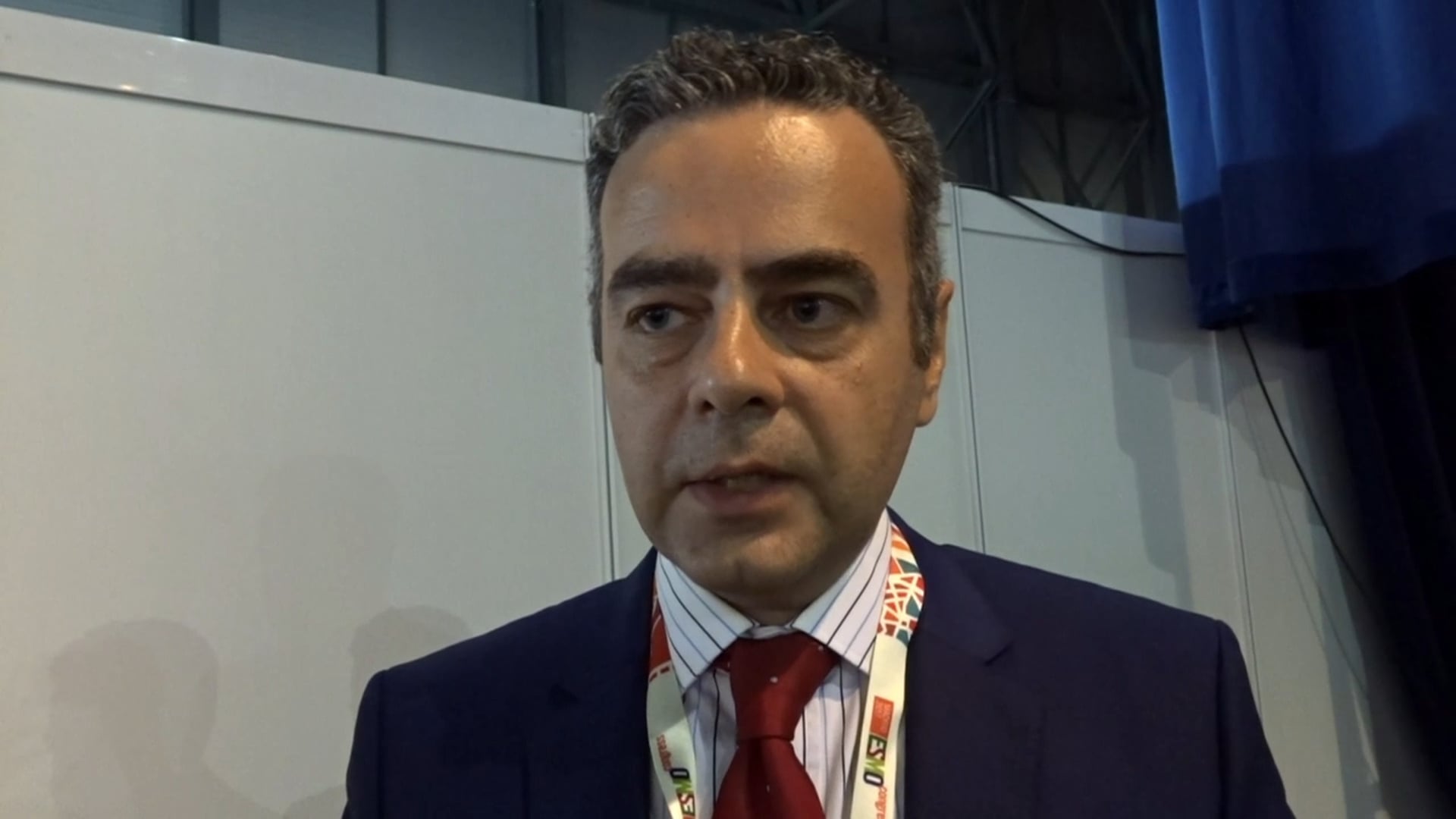 Der beste Zugang für endoskopische Resektionen bei großen Adenomen im ...