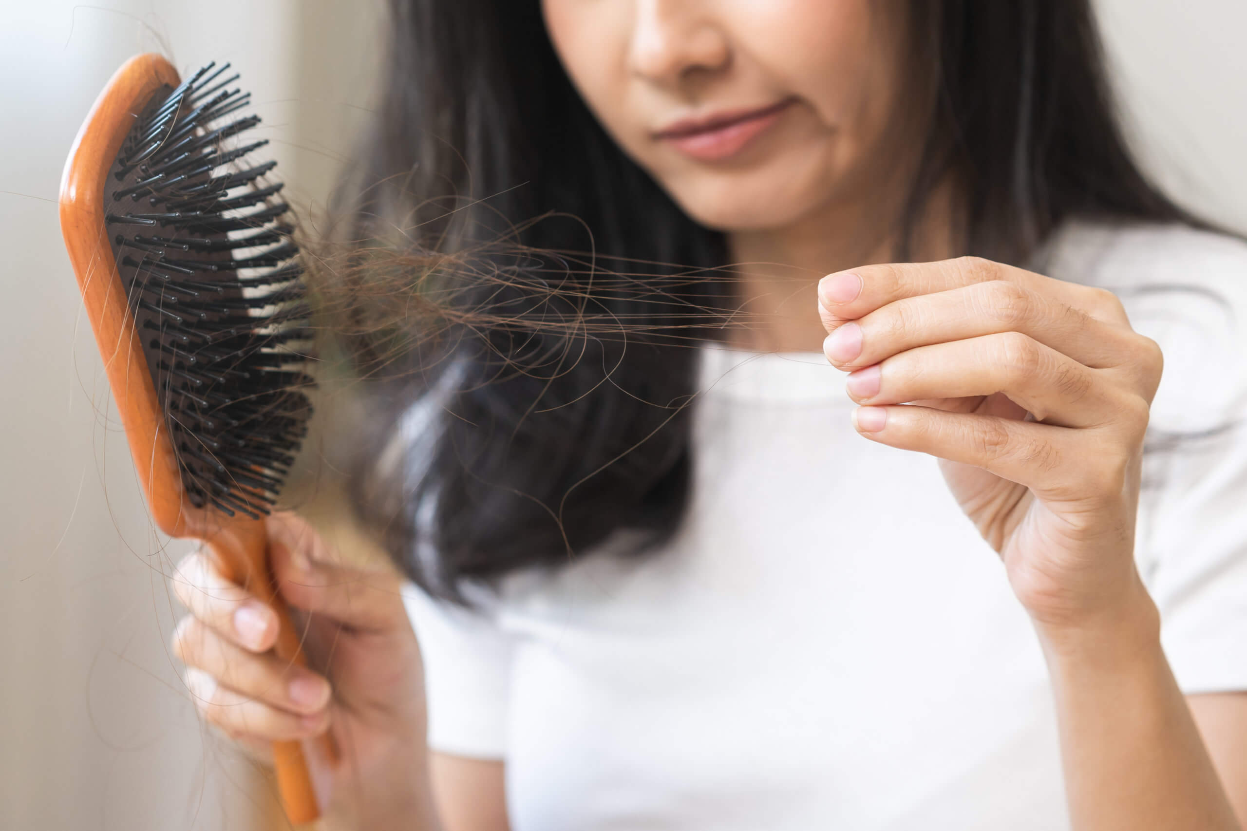 Was wirklich bei erblich bedingtem Haarausfall hilft