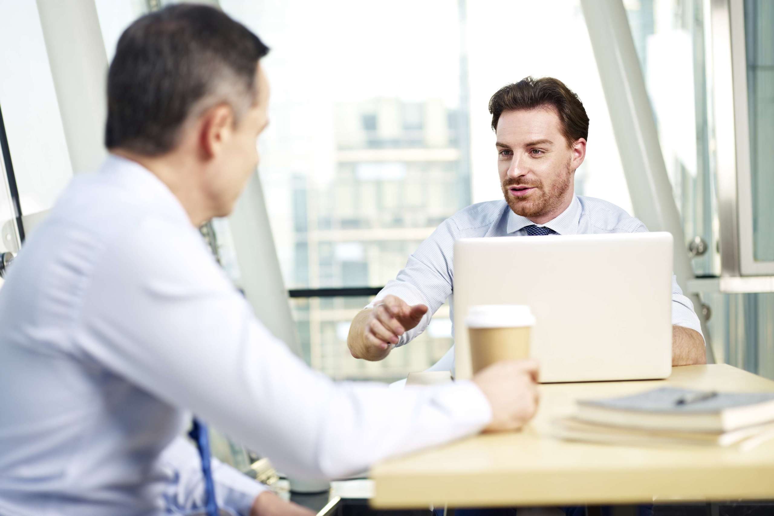 10 Phasen im Mitarbeitergespräch